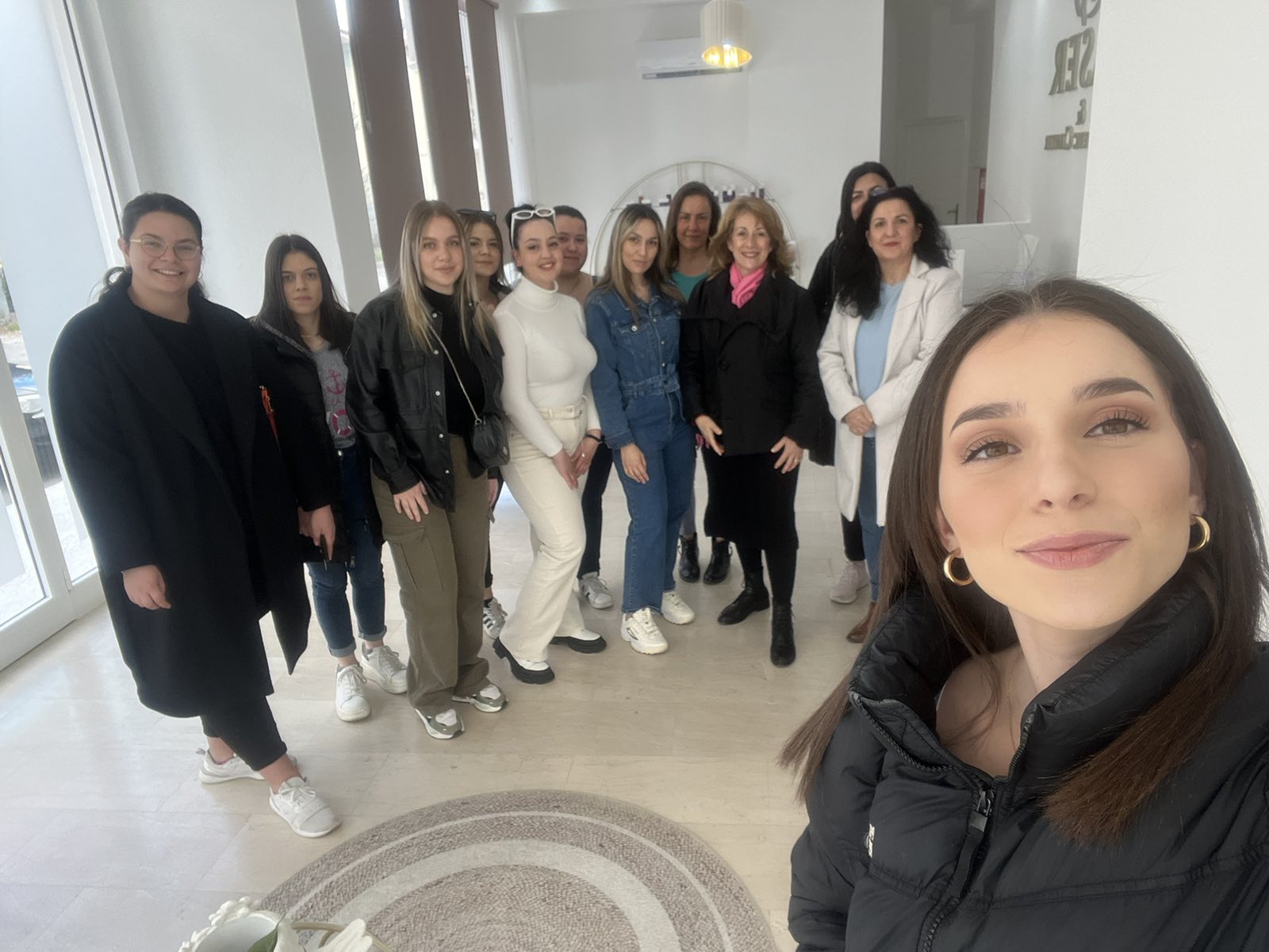 Στο Οwner Αsthetic and Laser Center βρέθηκαν οι Αισθητικοί του ΔΙΕΚ ...